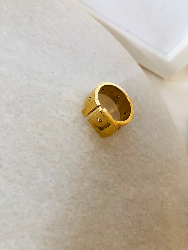 Bold Belt Ring - M Accessories